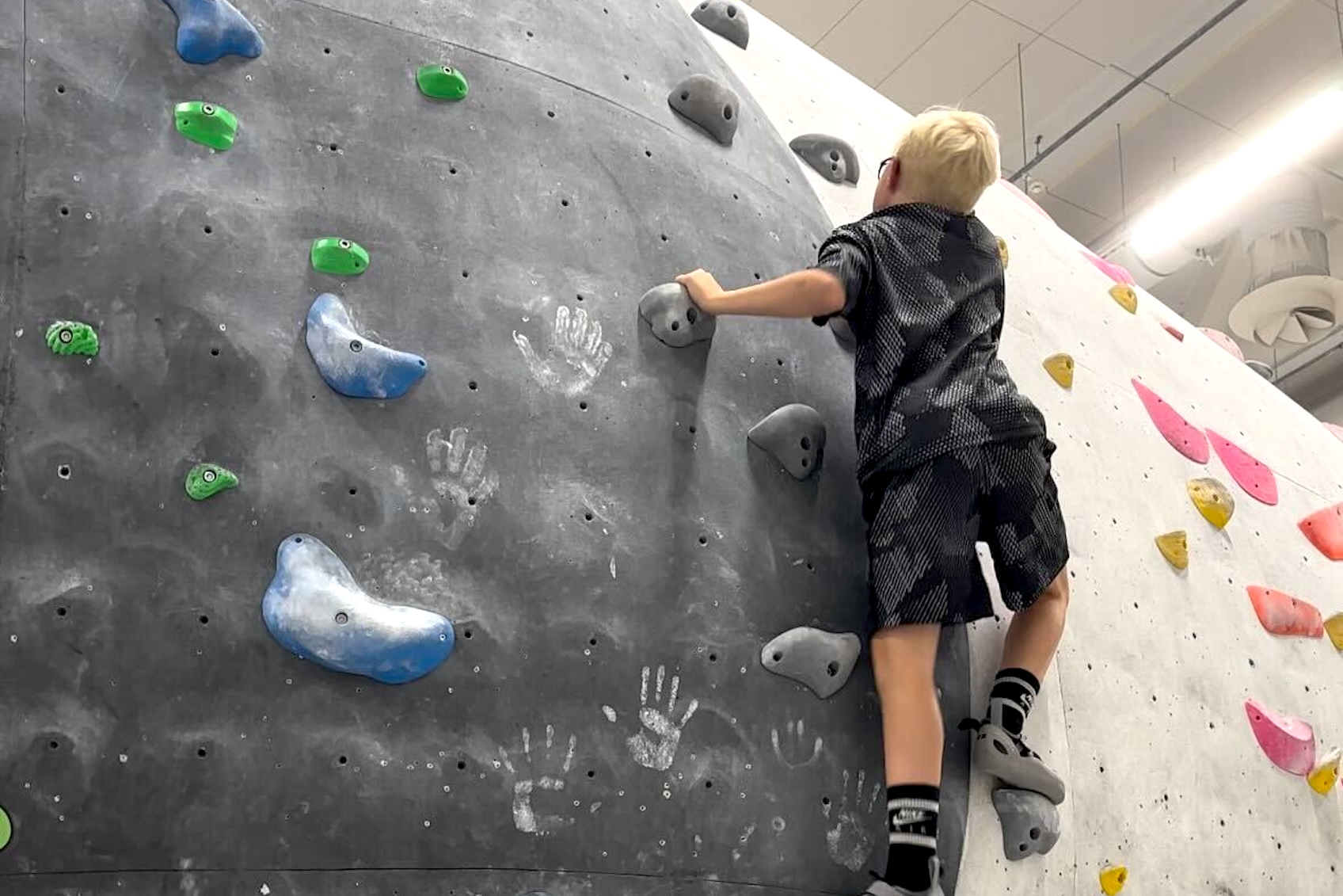 Boulderointi ja kiipeily lapsen harrastuksena