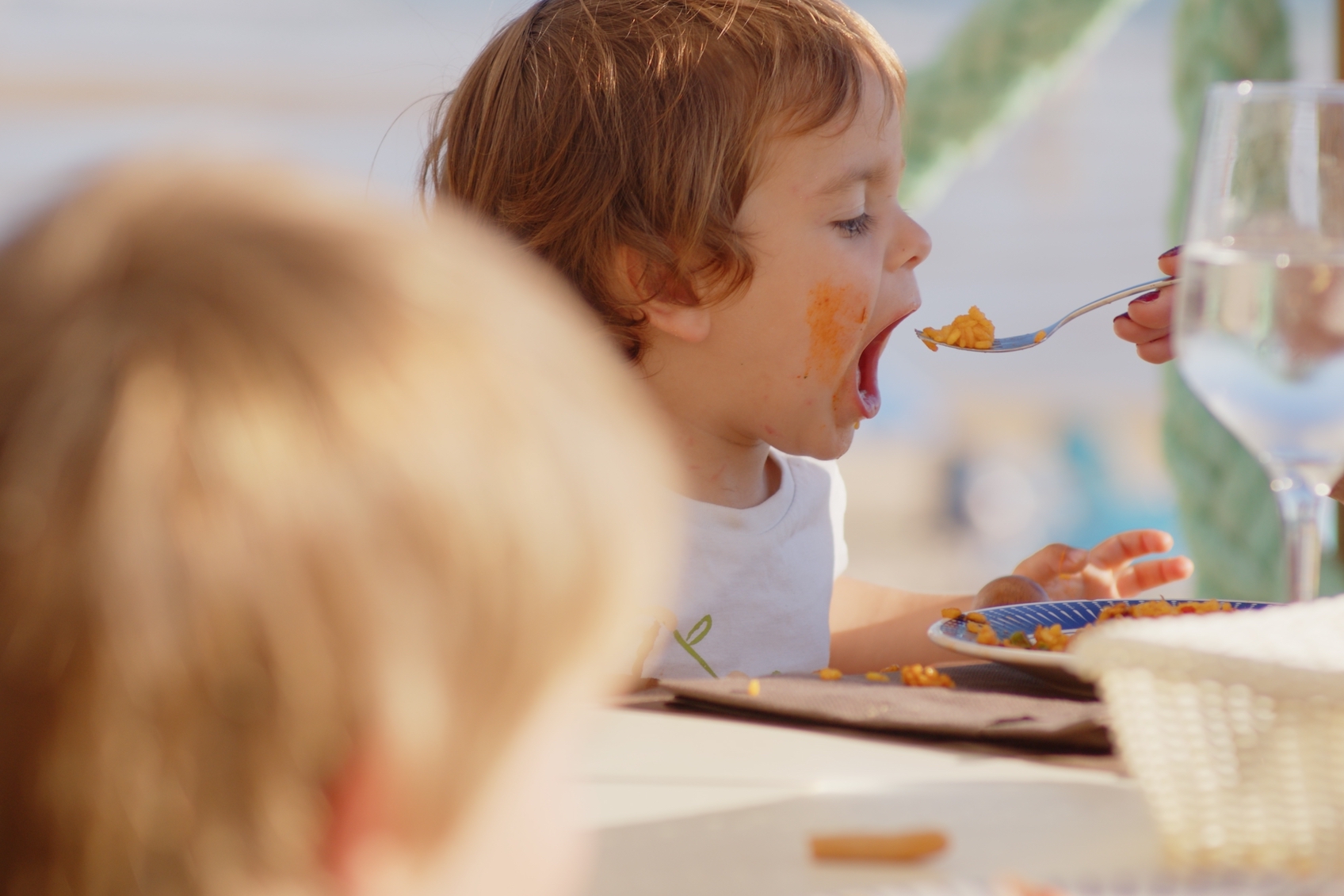 Arkiruokakerho kokoaa ystäväperheet säännöllisesti yhteen